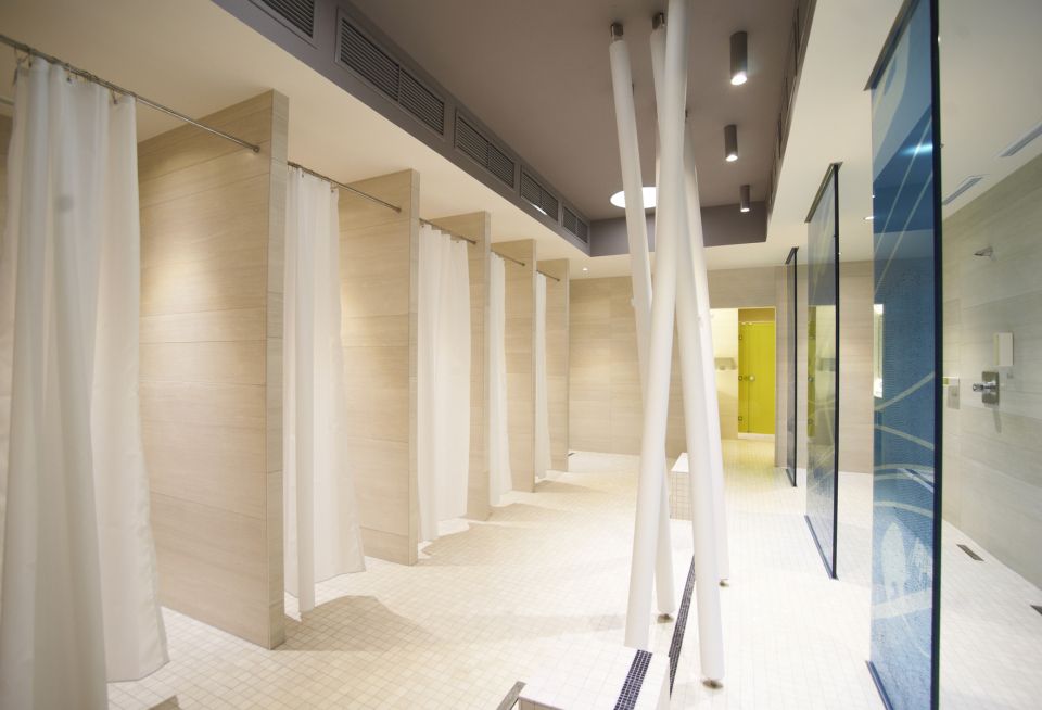 Aqualip Detmold, Duschen - Architekturobjekte - heinze.de