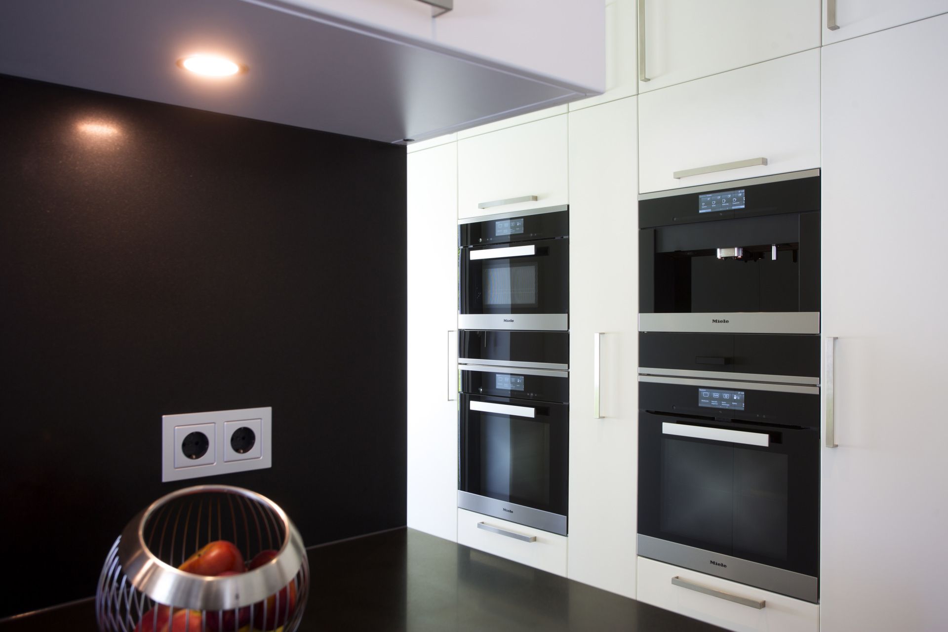 Selbst die Miele Küchengeräte sind in das KNX System eingebunden. So ...