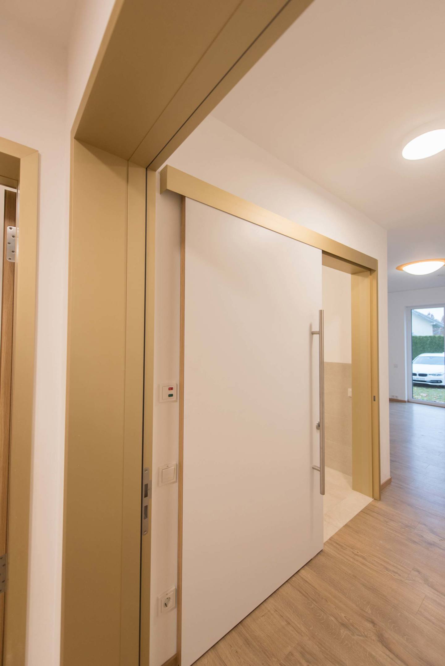 Schiebetür mit Selbsteinzug und Softclose - AllgäuStift – Rosenpark ...