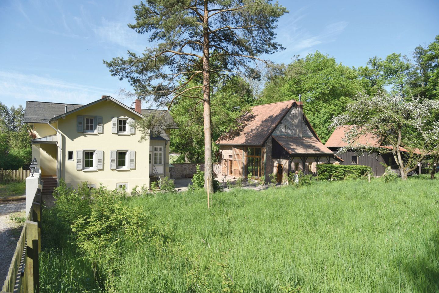 Ansicht Gebäudeensemble von Nordost - Forsthaus am Jagdschloß ...