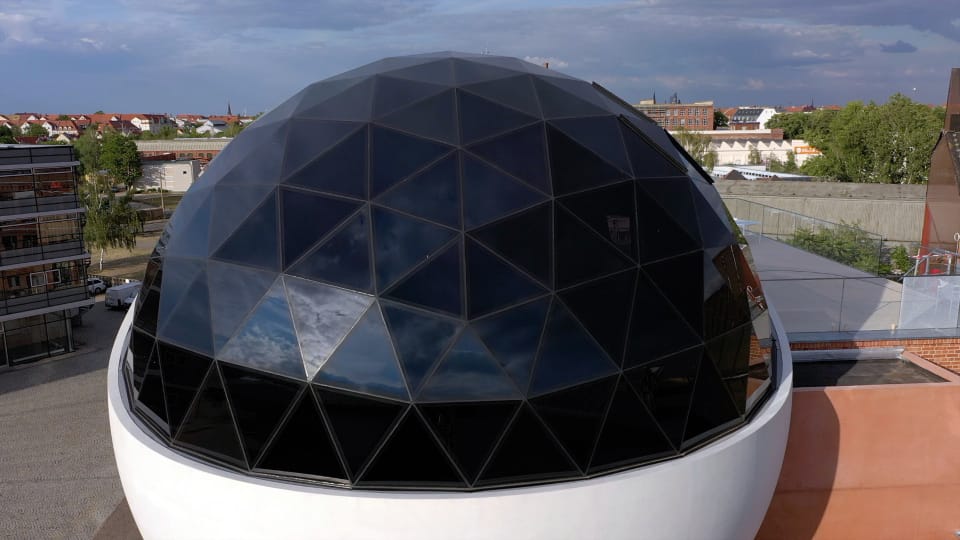 Oscar Niemeyer Sphere - Architekturobjekte - heinze.de