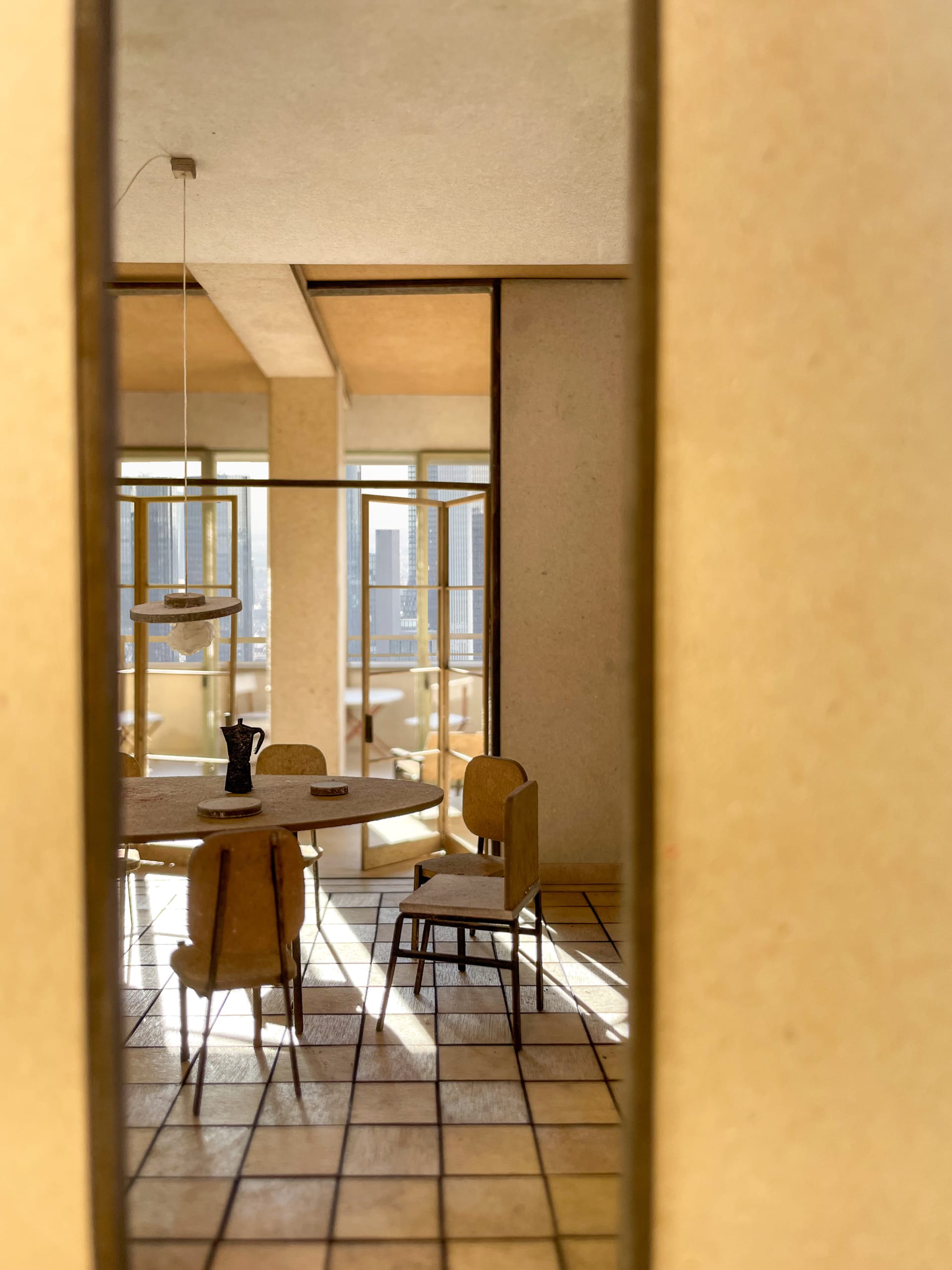 Blick in den zentralen Raum - Rund und eckig - Wohnen im Büro ...