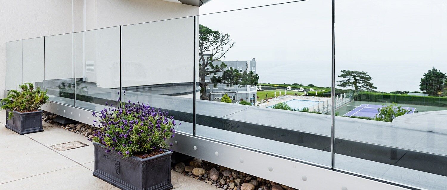 Q-Railing Ganzglasgeländer EASY GLASS PRIME | Q-railing - heinze.de