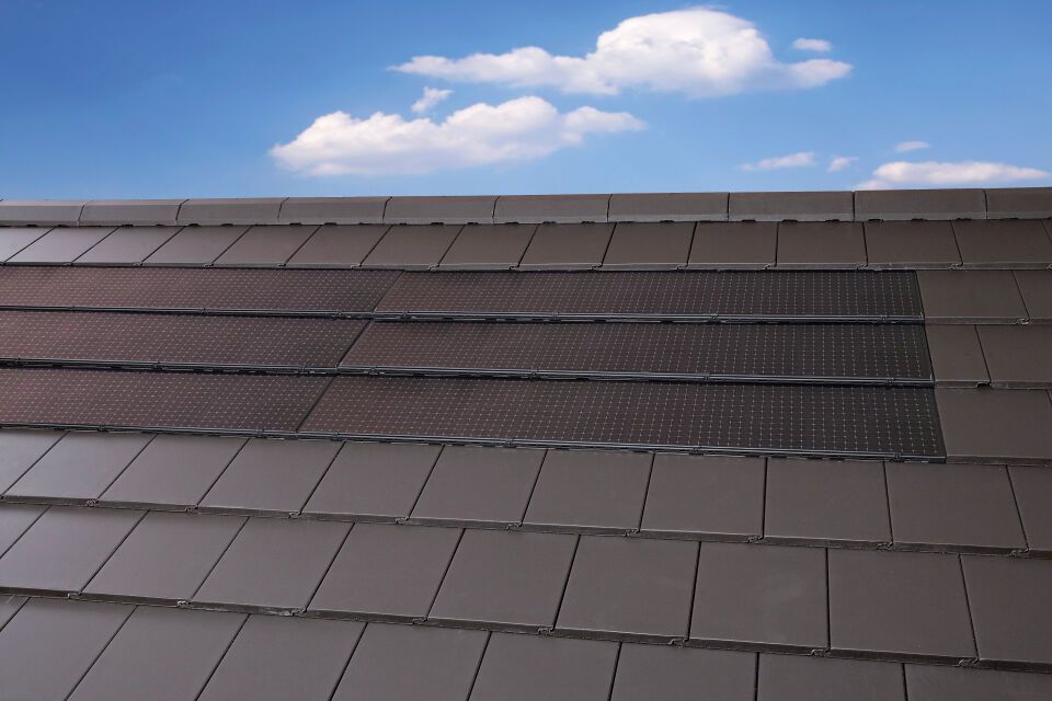 Braas Photovoltaikanlage Premium Turmalin | BMI Deutschland BRAAS ...
